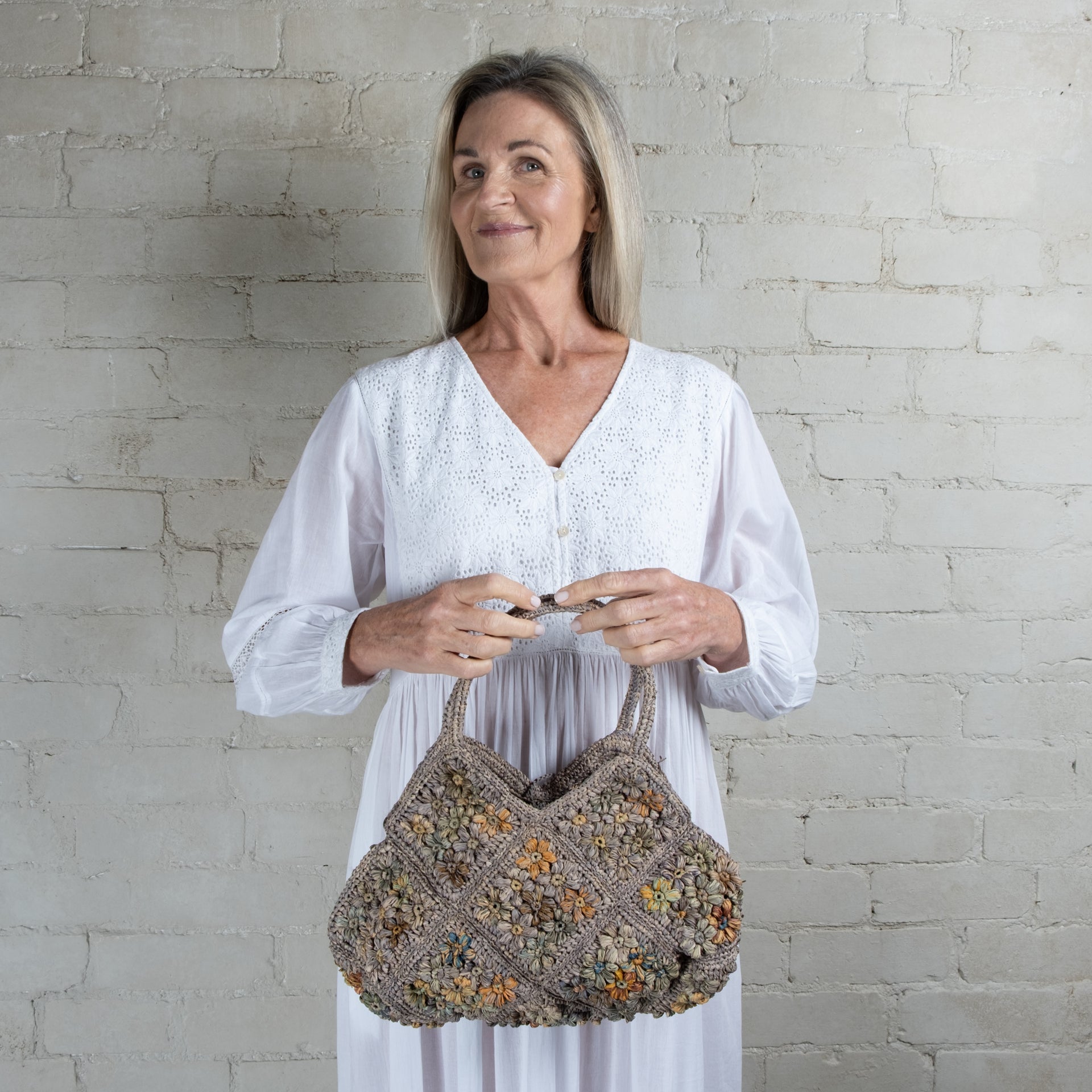 Sophie Digard Medium Hand Crochet Floral Raffia Bag – Manteau Noir